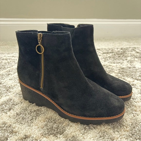 Vionic | Shoes | Vionic Black Suede Ankle Booties With Zipper | Poshmark
